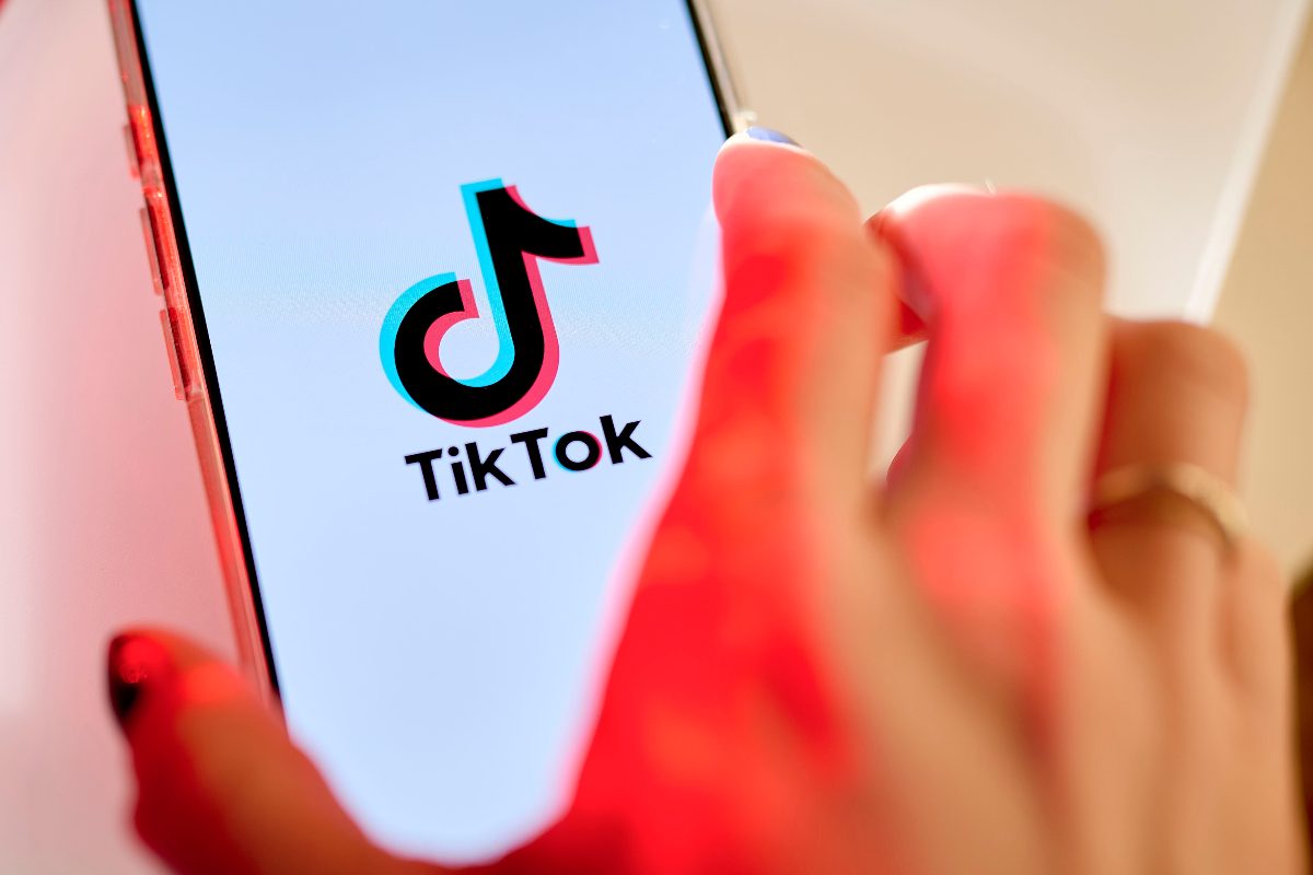 TikTok restores service after Trump vows to extend deadline